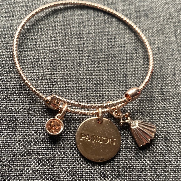 Mary Kay | Jewelry | Rose Gold Toned Mary Kay Passion Charm Bracelet ...